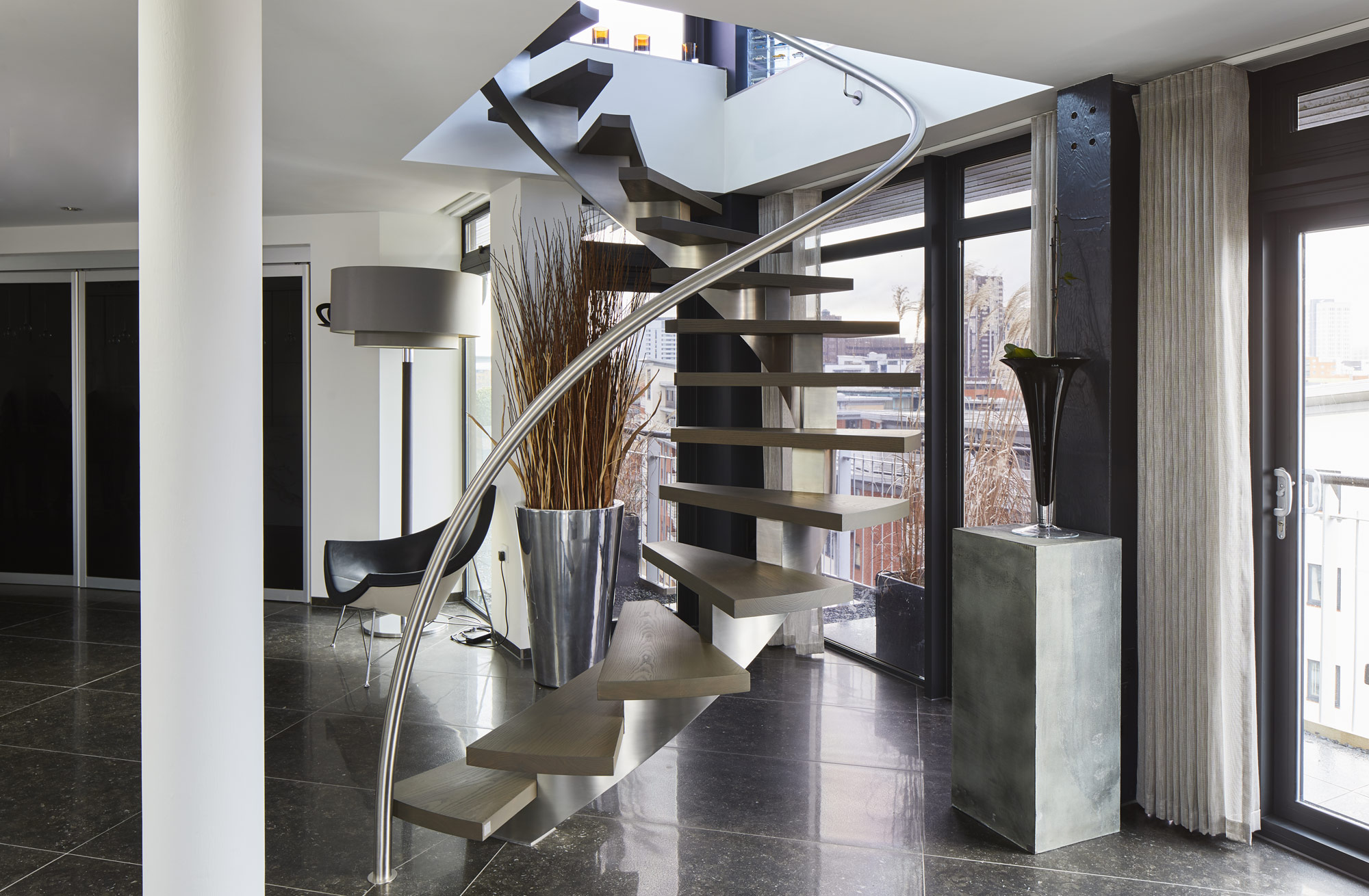 Centre Spine Stair | Feature Staircase Gallery | Bisca